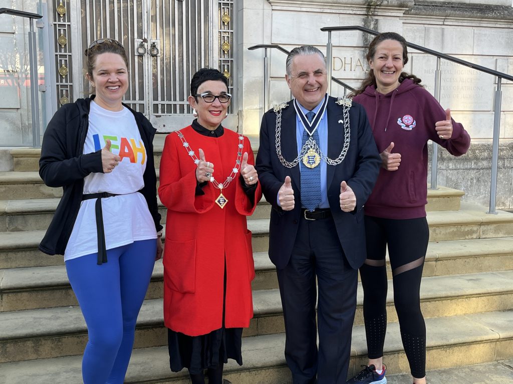LEAH (Learn English at Home) – Alice and Caroline Run for the Mayor’s ...